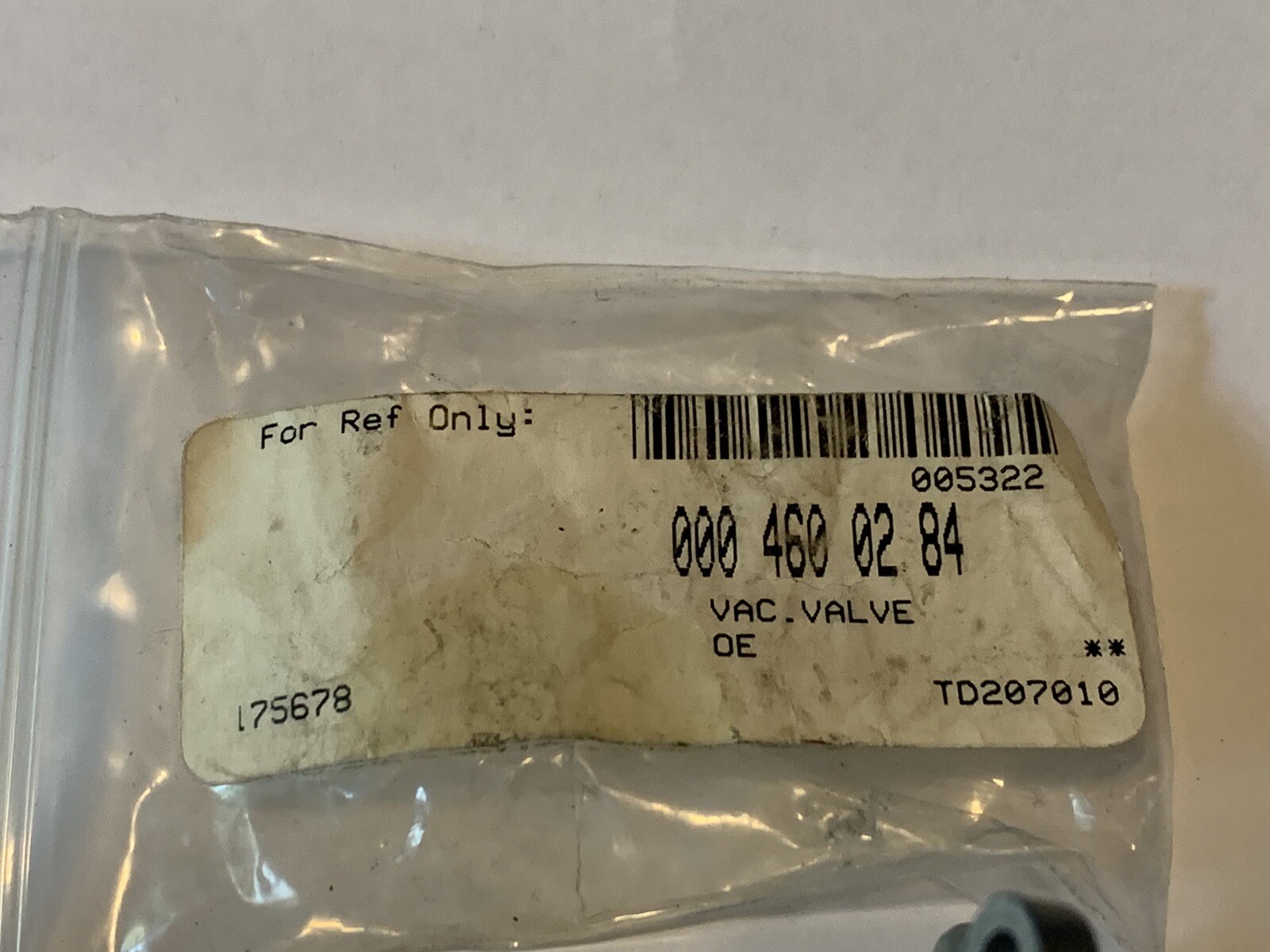 NOS Genuine Mercedes Benz W123 W126 300D 350SDL 350SD Valve-Vacuum ...