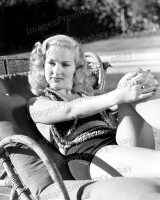 8x10 Print Betty Grable Sexy Leggy Poolside Pose #BGAD | eBay