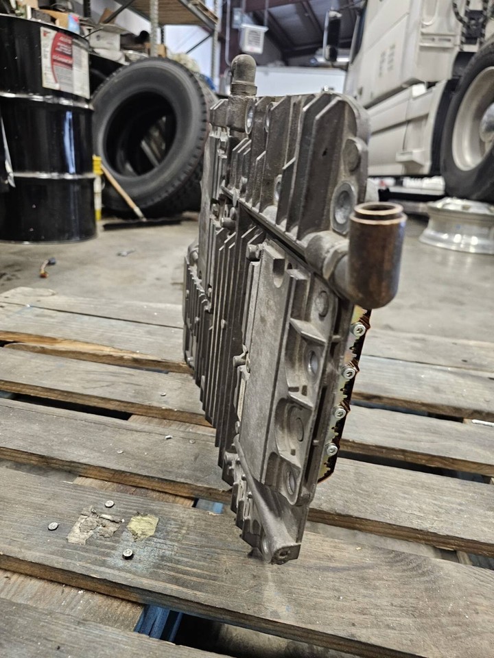 VOLVO I-SHIFT TRANSMISSION TECU,ECU.COMPUTER. ATO2612D TRANSMISSION ...