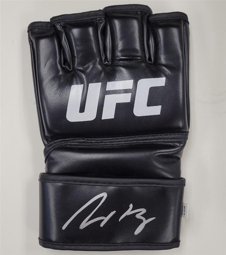 Max Holloway signed UFC Glove MMA Autograph (C) ~ Beckett BAS | eBay