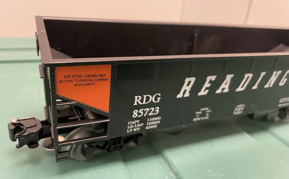 Weaver O Scale Ultra Line Reading Lines RR 2 Bay Coal Hopper-1995 | eBay