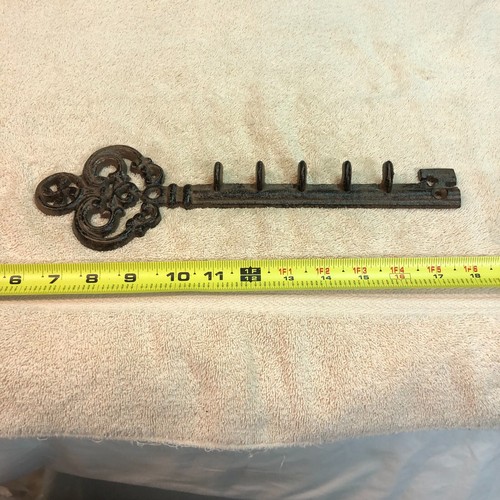 CAST IRON SKELETON KEY SHAPED KEY HOLDER | eBay