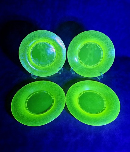 Vintage Iridescent Vaseline/Uranium Stretch Glass Dinner Plates 9 ...