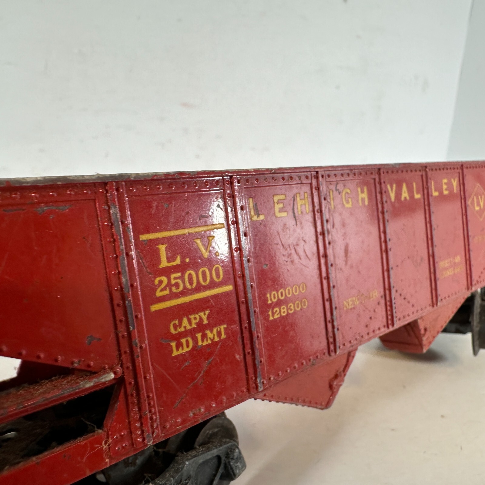 Lionel 6456 O Gauge Postwar Lehigh Valley LV 25000 Glossy Red 2-Bay ...