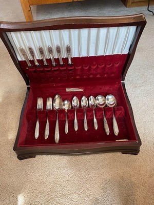 Oneida Community Plate silverware Grosvenor pattern (34 pcs + box), R ...