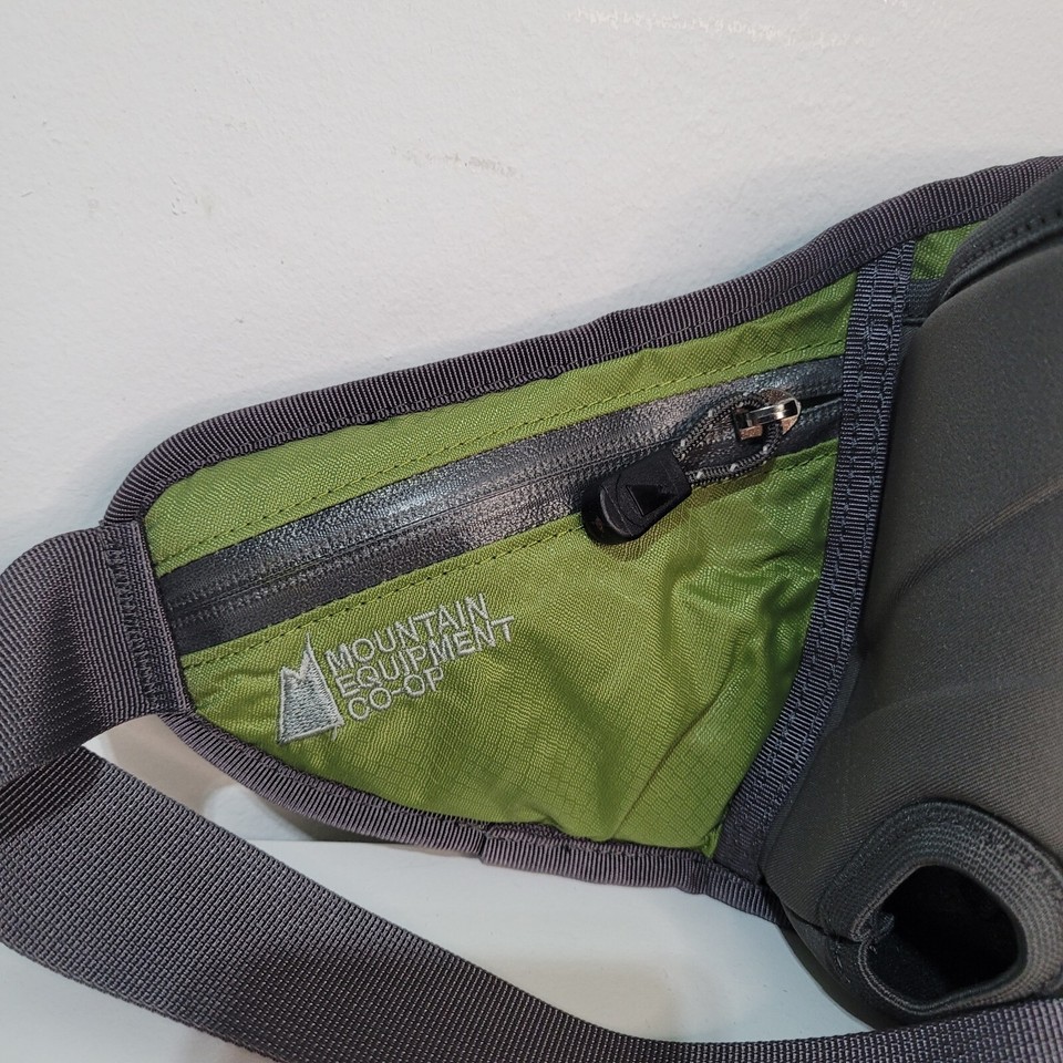 MEC Mountain Equipment Co op Trail Run HIke Bottle Keys Waist Belt ...