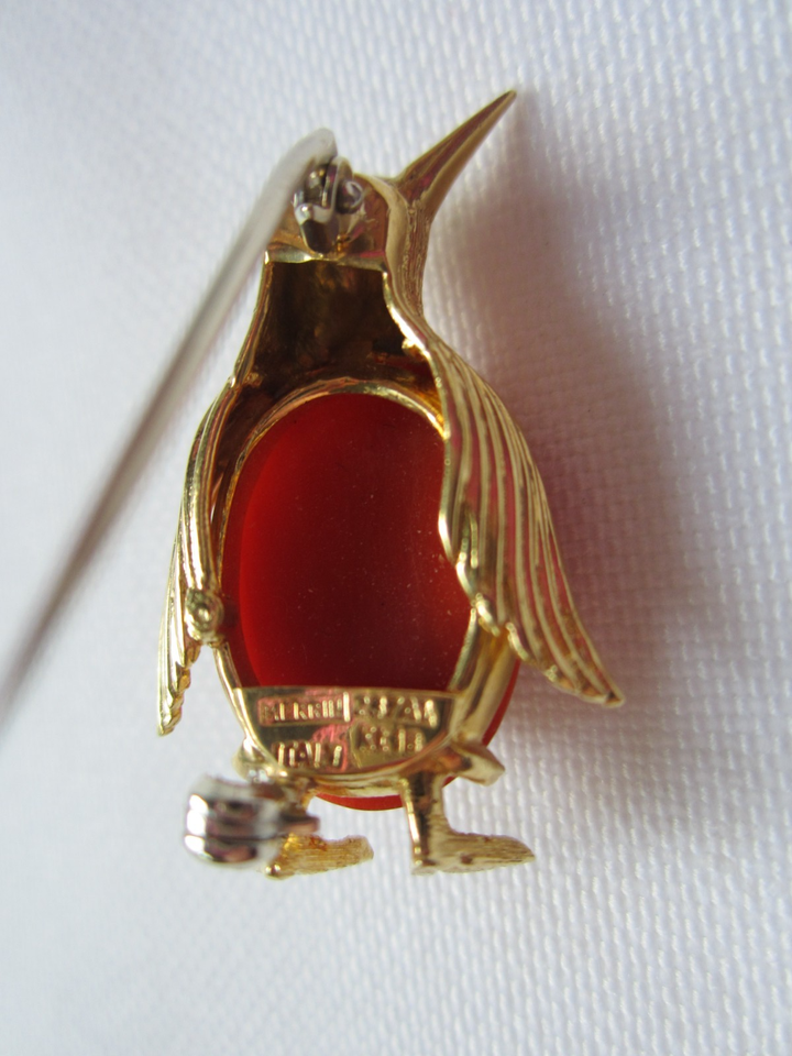 Signed MERRIN 18K GOLD & CORAL Penguin Brooch Pin w/ Ruby Eye Italy NM ...