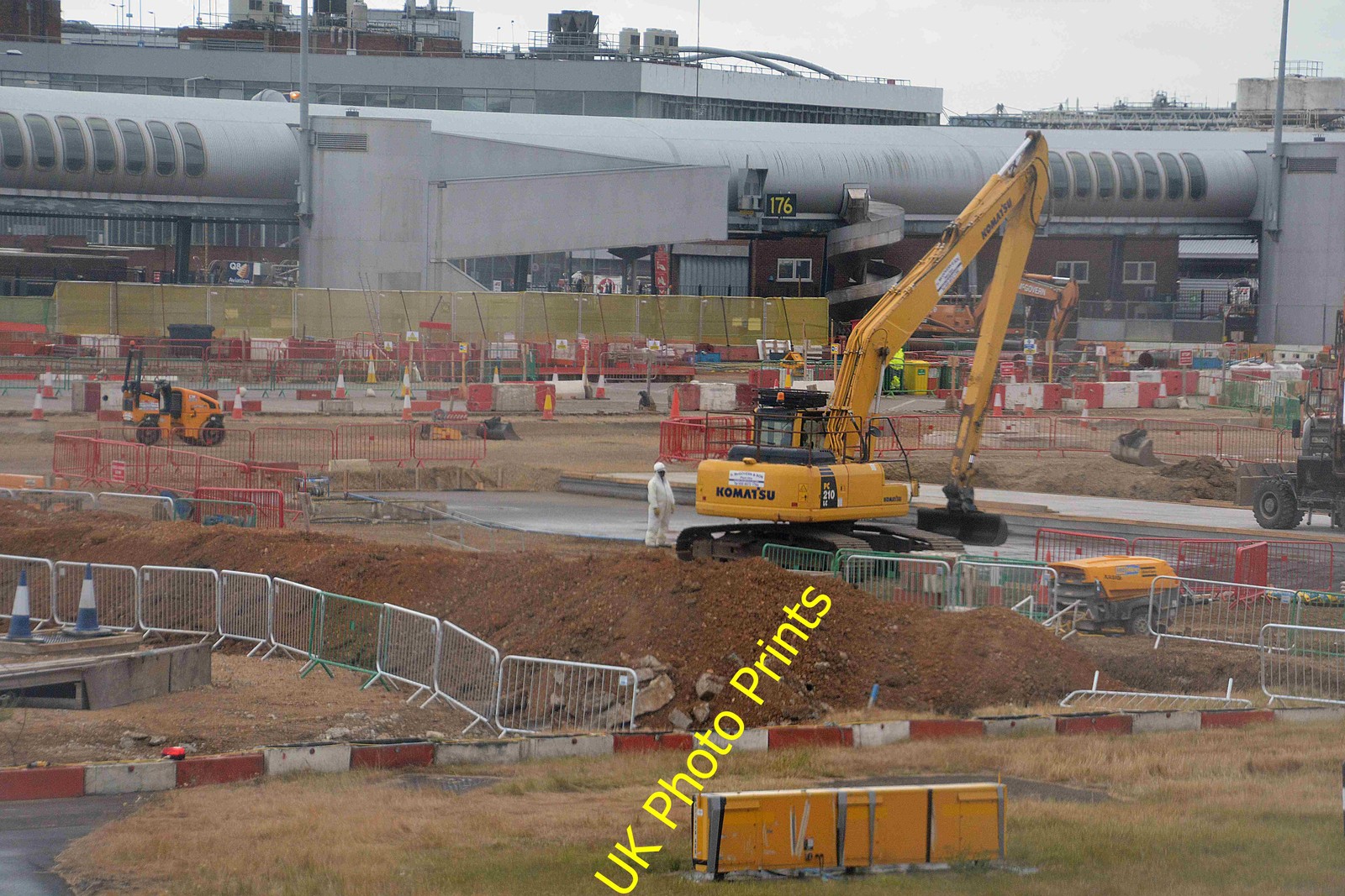 Photo A3 London Heathrow Airport : Airport Scenery Harlington/TQ0877 Co ...