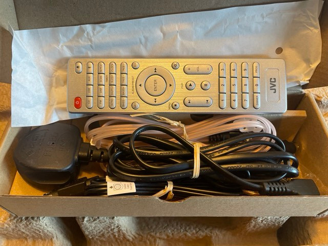 JVC UX-D752 Wireless Traditional DAB+ Bluetooth Hi-Fi System Silver ...