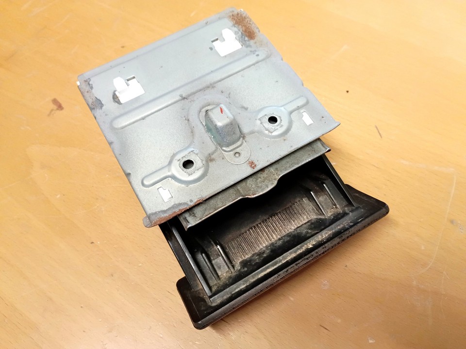 1996 4runner Ashtray Retainer