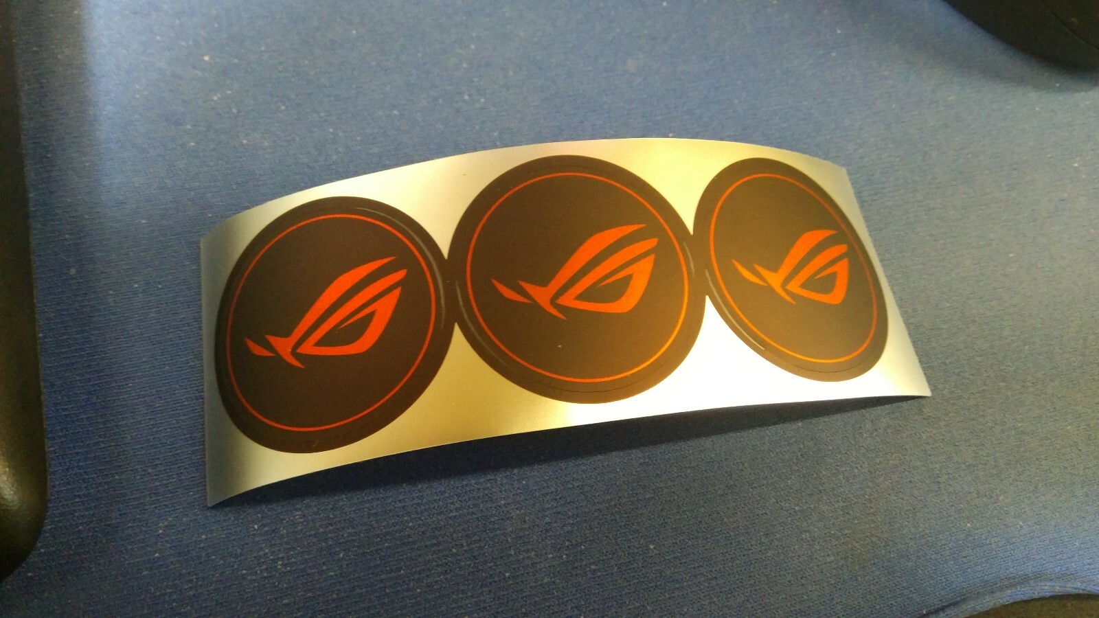 1 set Genuine Asus ROG Red Eye Round Stickers 3cm diameter x3pcs. | eBay