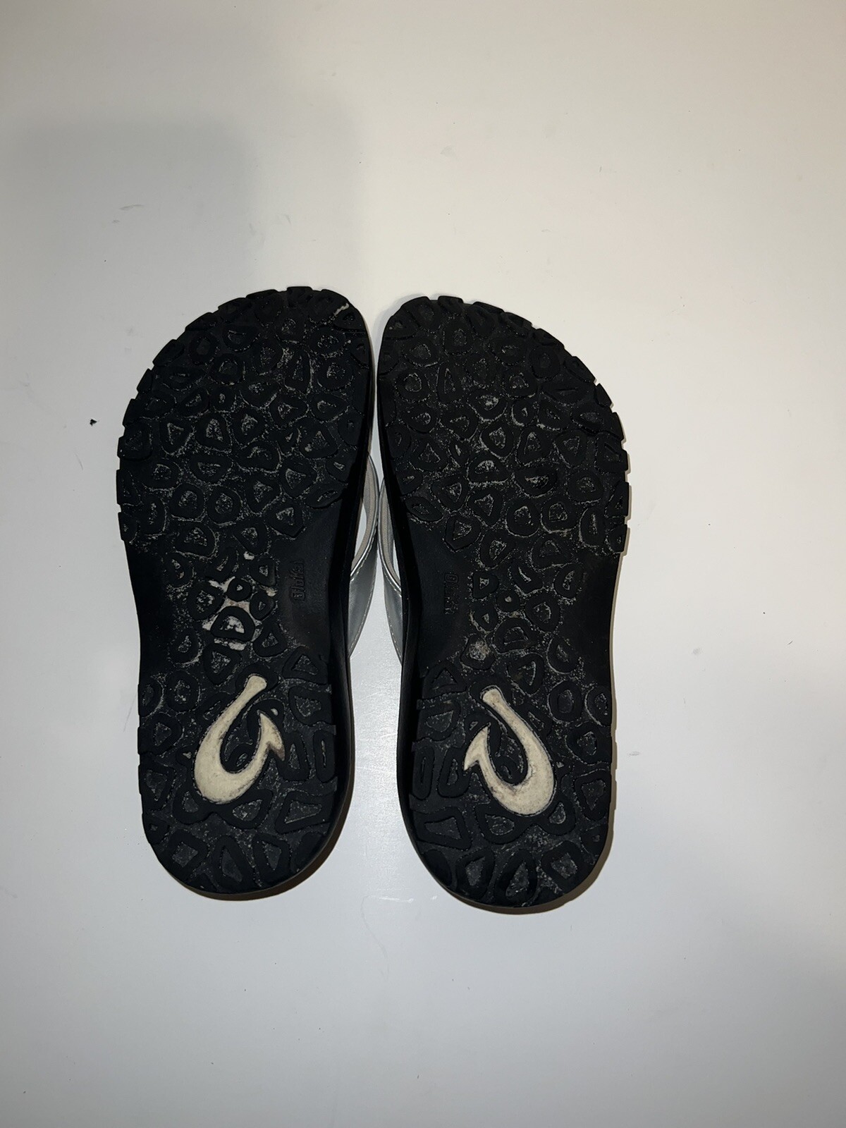 OluKai Kulapa Kai Thong Sandal Girl's Youth Flip Flops Silver Sz. 1 EUR ...