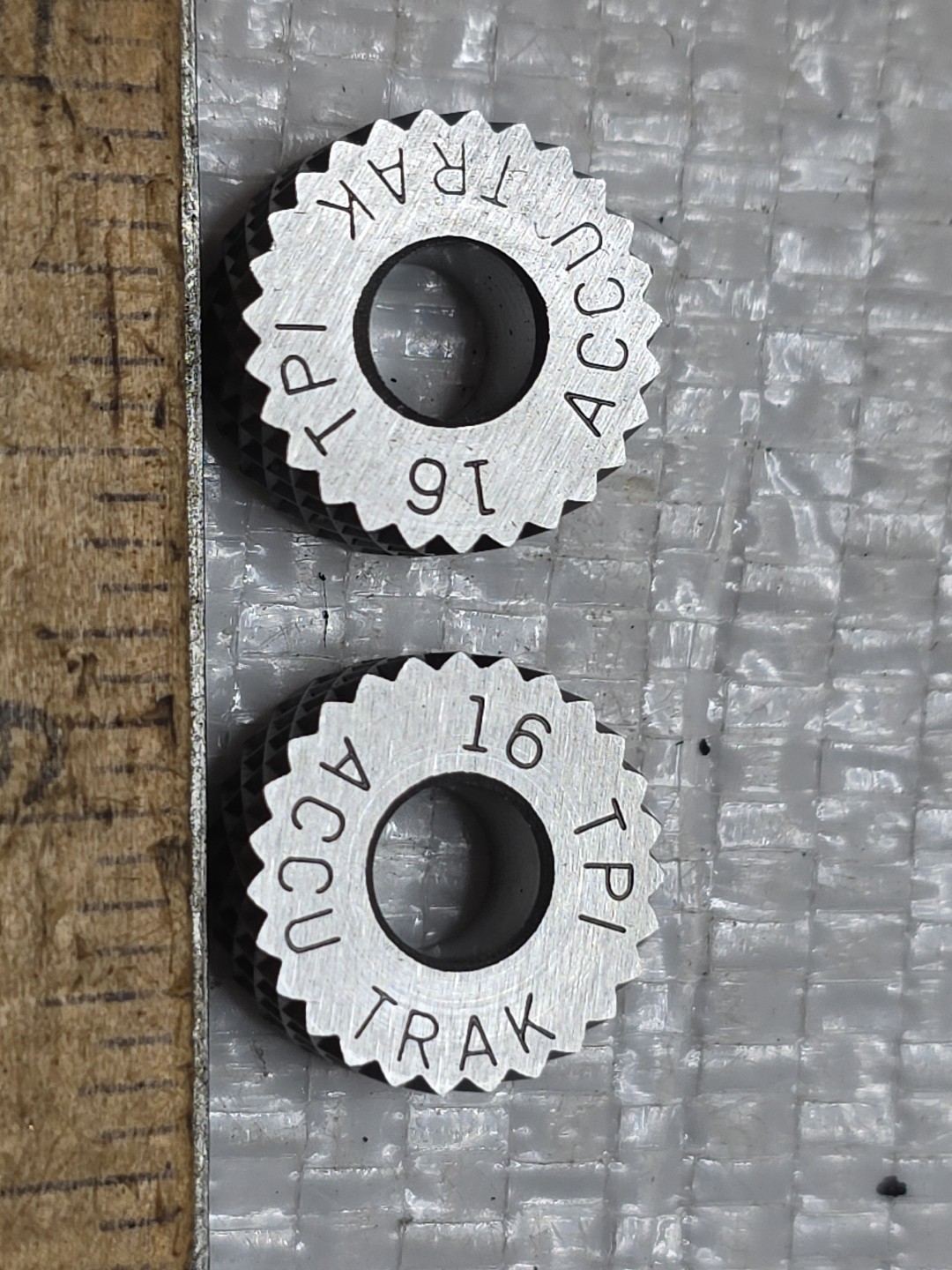 ACCU TRAK 16 TPI SET OF 2 5/8 x 1/4 × 1/4 Hole NOS KNURL Wheels | eBay