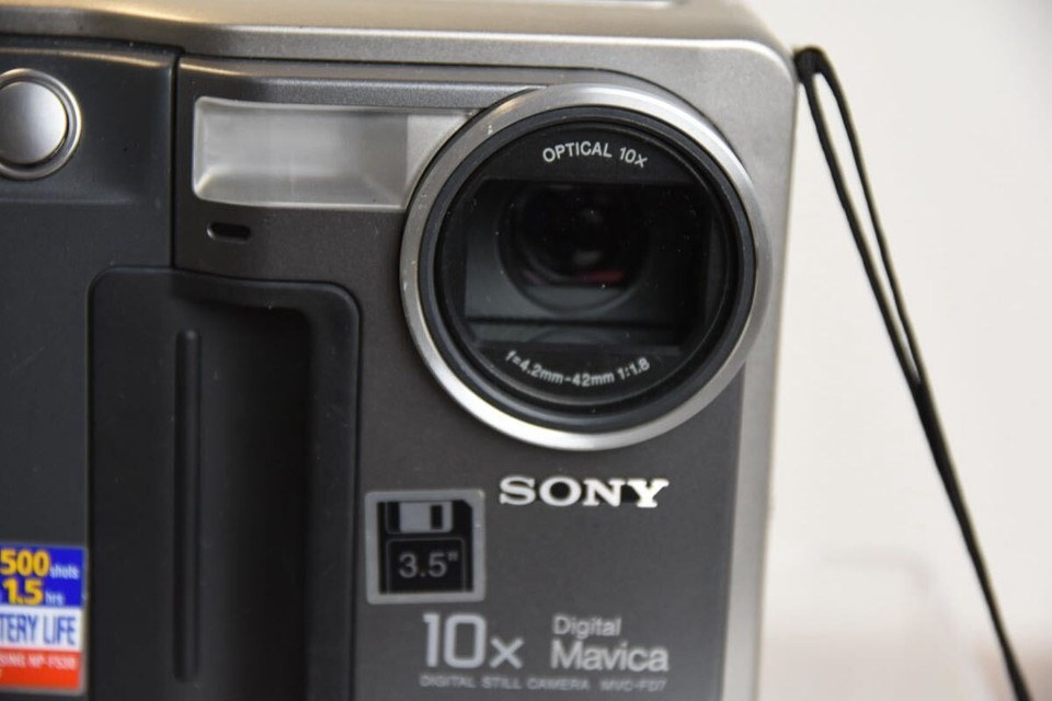 Compact Digital Camera SONY Sony Digital Mavica MVC-FD7 250503W3 | eBay