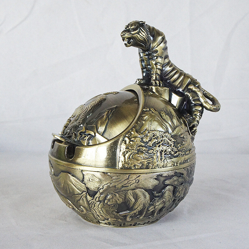 Vintage Tiger Ashtray Personality with Cover Metal Living Room ...