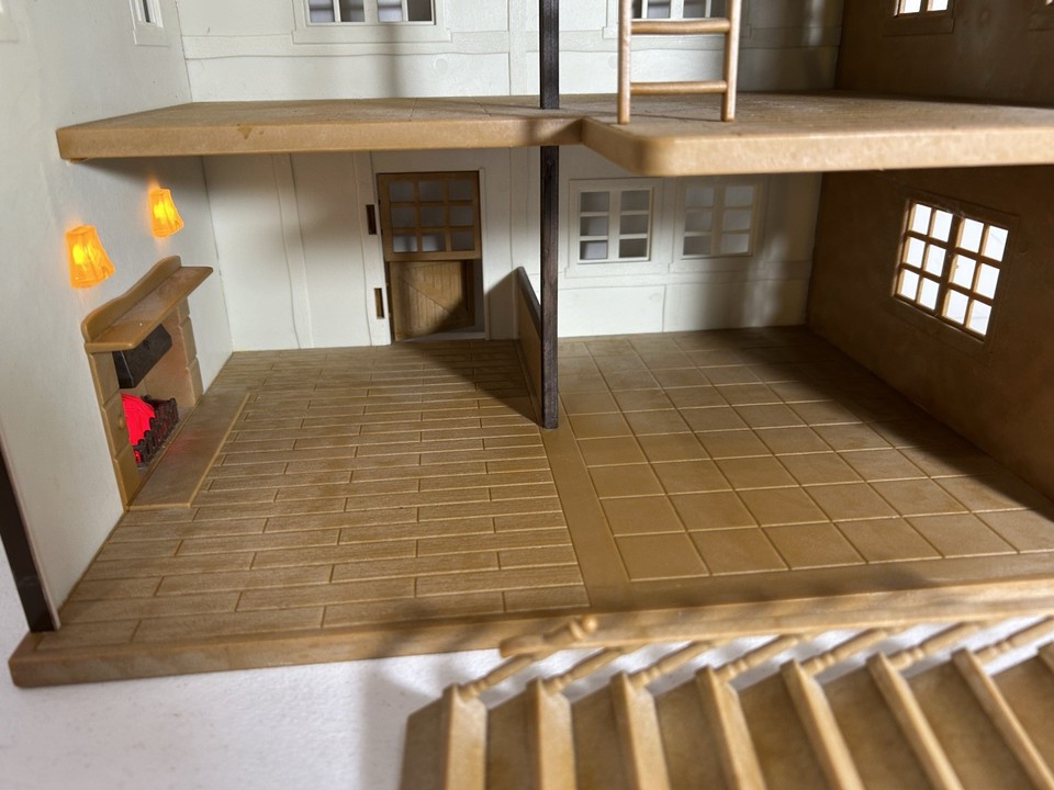 Calico critters/sylvanian families Highfield Farm House | eBay