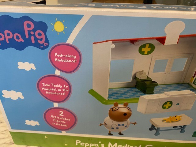 Peppa Pig Medical Centre Set & 2 articulated figures READ DESCRIPTION ...