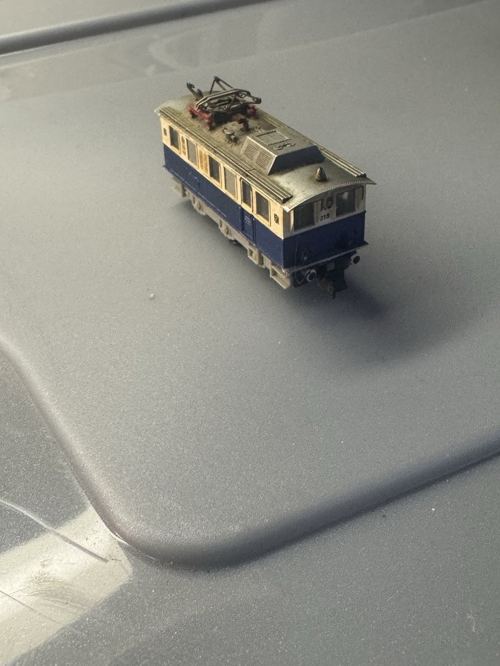 Fleischmann N scale model train electric locomotive ELB 215 by ...
