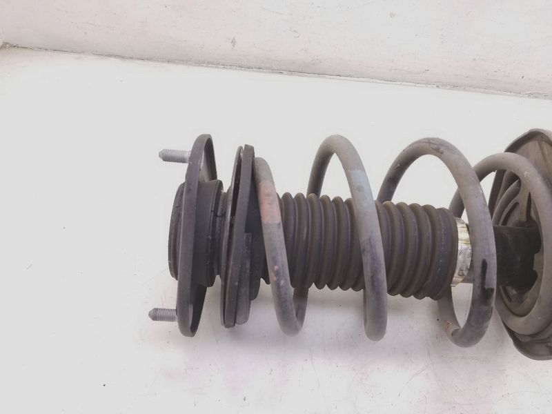 2011-2013 Lexus CT200h Front Passenger Right Strut Cartridge Assembly ...