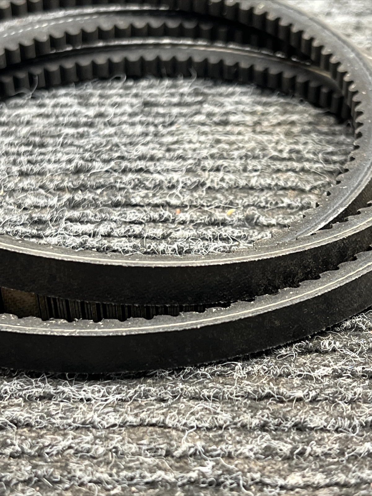 Goodyear Hy-t Wedge Matchmaker 3VX560 Cogged V-belt 4 Band for sale ...