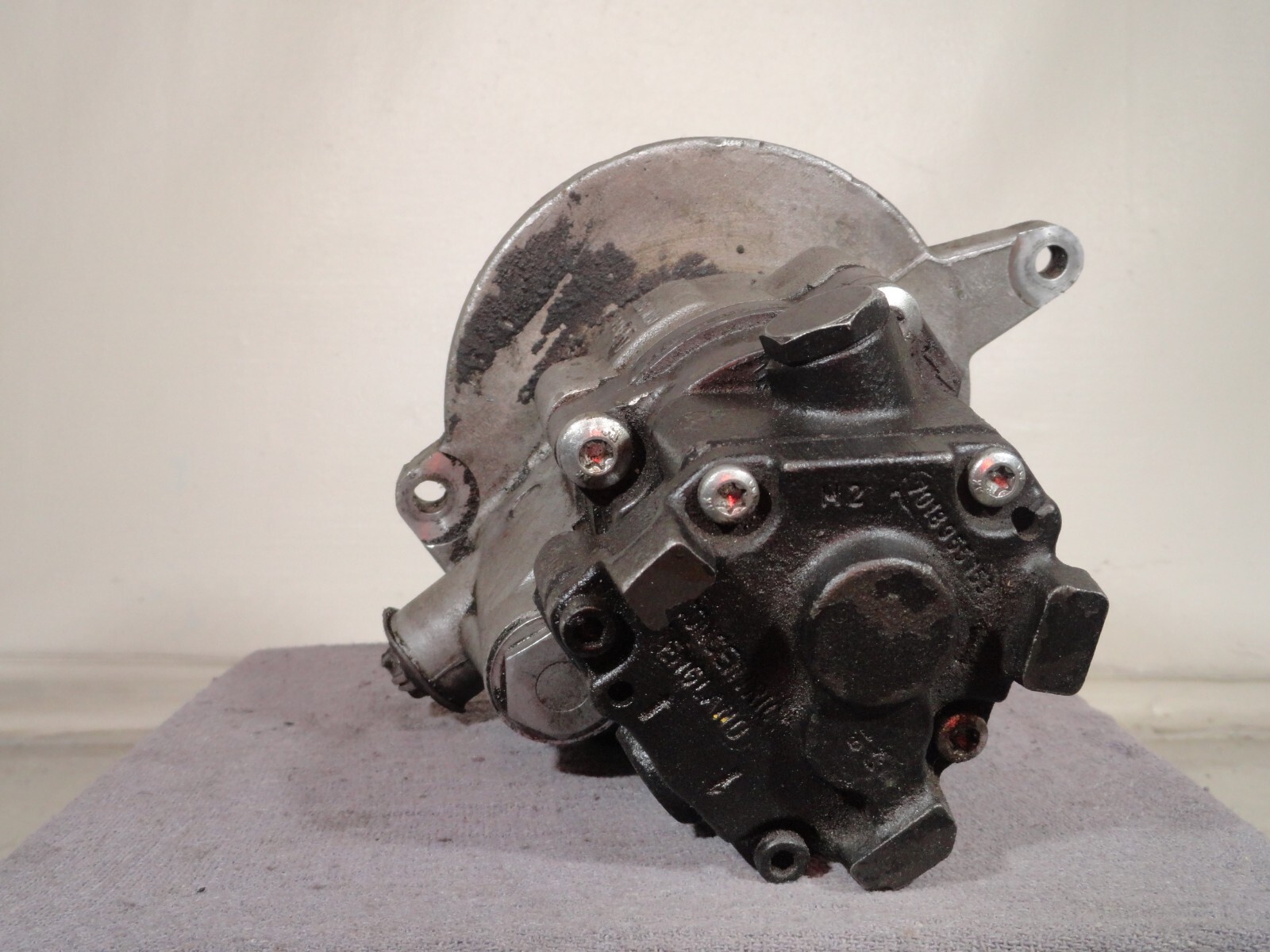 Mack Volvo Truck Power Steering / Fuel Tandem Pump 21745603 | eBay