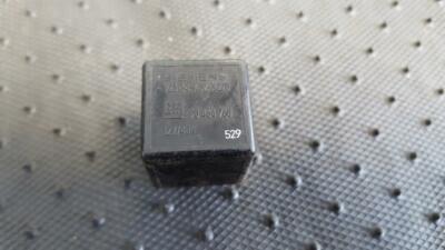 GM90464760 Relais 90464760 V23134-K52-X220 V23134K52X220 for Op ...