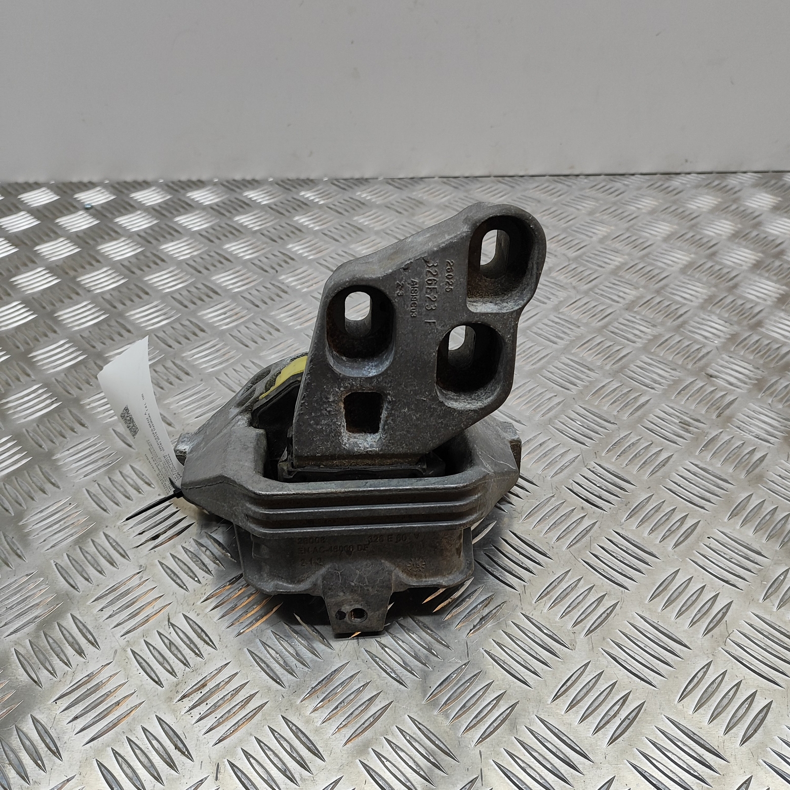 MERCEDES-BENZ A W176 Front Engine Mount A2462400617 1.8 Diesel 100kw ...