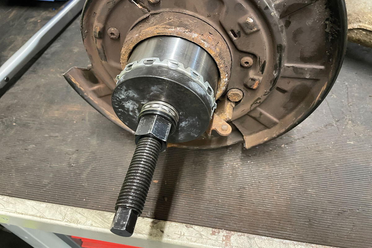 IN SITU - Wheel Bearing Service Tool Kit FOR Mercedes Benz W639 Viano ...