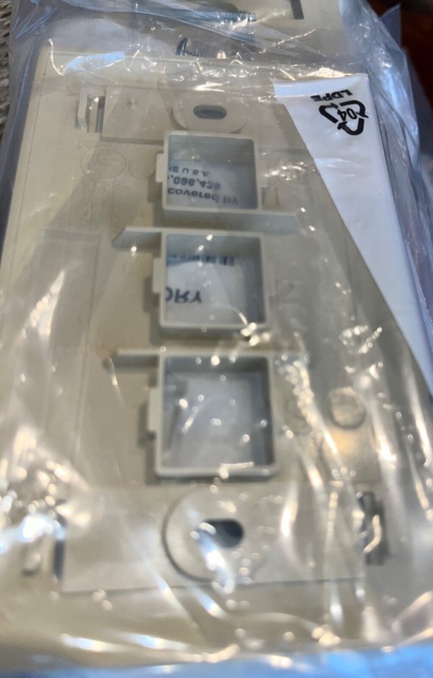 ( 9 ) Systimax Commscope Ivory 3Port Faceplate w/Label Strip 108168519 ...