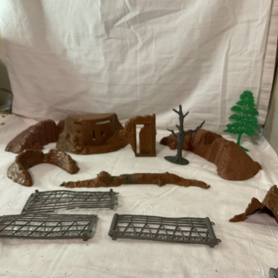 Marx Battleground Playset parts Bunker Fallen Tree Fences Dead Tree | eBay