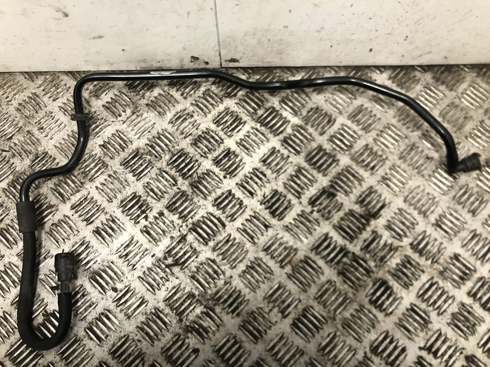 MERCEDES-BENZ C W204 C 250 Brake Servo Vacuum Pipe Line A2044303829 ...