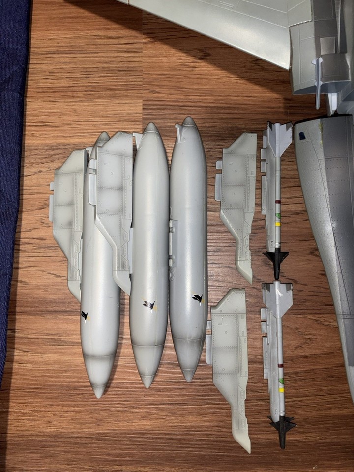 1:18 BBI ELITE FORCE F/A-18C F-18 HORNET VFA-82 BAD CAT EXCLUSIVE SUPER ...