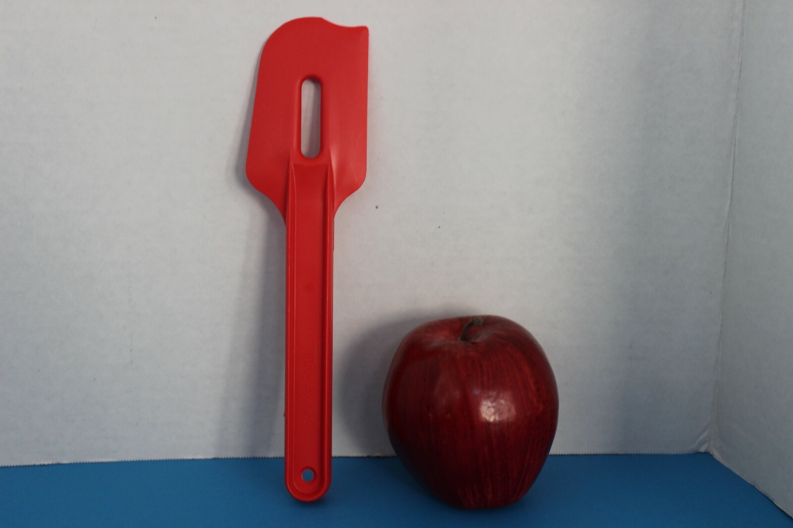 NEW Tupperware Cheater Beater Scraper SPATULA~ONE~in RED | eBay