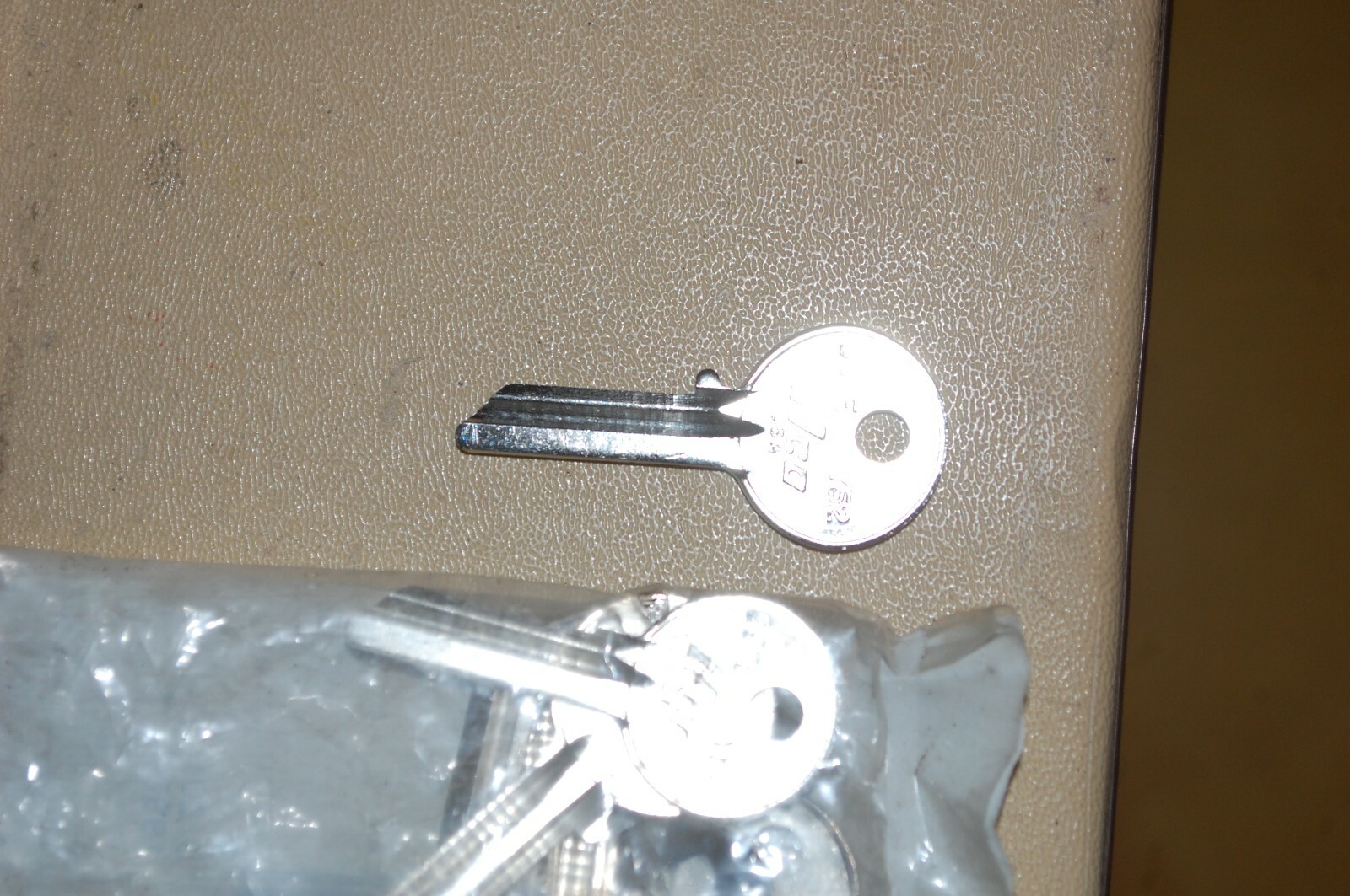 NEW (10) ILCO No 997E Key Blanks For Old YALE Locks Padlocks Y52 | eBay