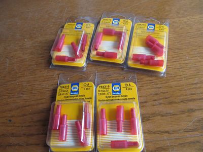 100 NAPA Belden Nylon Snap red Female Bullet Connectors 22-18 Ga ...