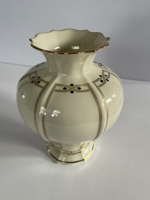 Vintage Lenox Vanguard Collection Ivory & Gold Trim Vase Porcelain 7"T ...