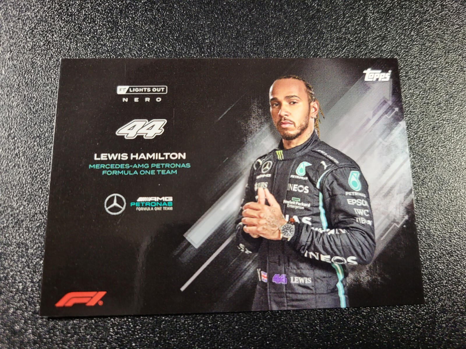 Lewis Hamilton Portrait Nero Mercedes 2022 2023 Topps Lights Out ...