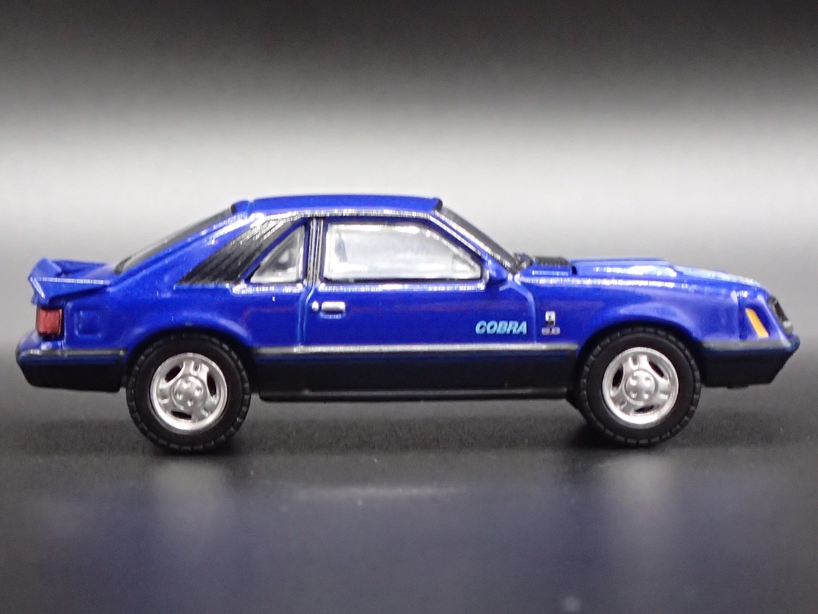 1979 79 FORD MUSTANG COBRA T5 1:64 SCALE COLLECTIBLE DIORAMA DIECAST ...