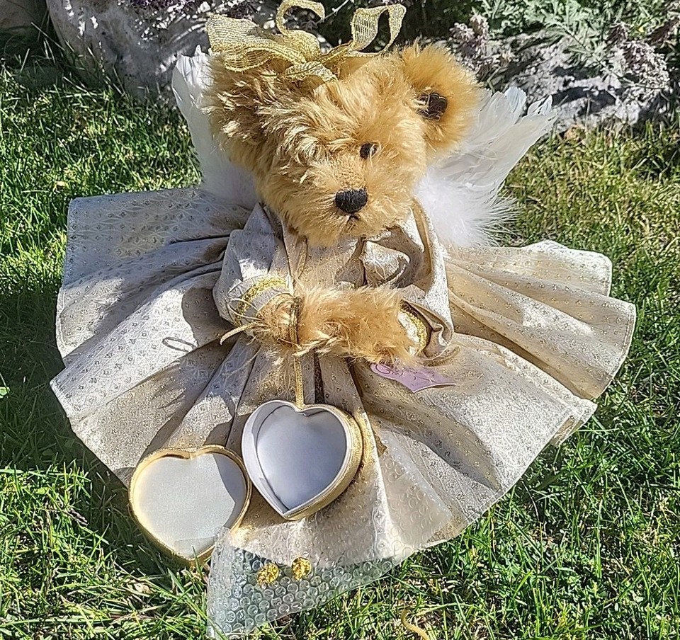 ANNETTE FUNICELLO BEAR 50th Anniversary GOLDIE Box Angel Accessories NO ...