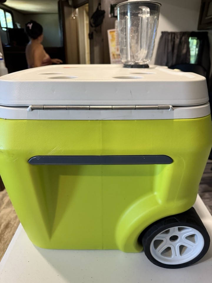 COOLEST COOLER ORANGE! BLENDER, W Accessories. RARE FIND! READ ...