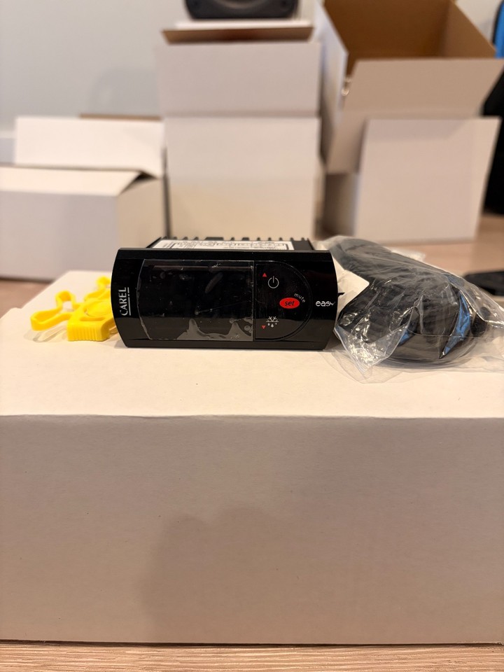 PYGX1Z0501 CAREL Digital Temperature Thermostat Controller | eBay