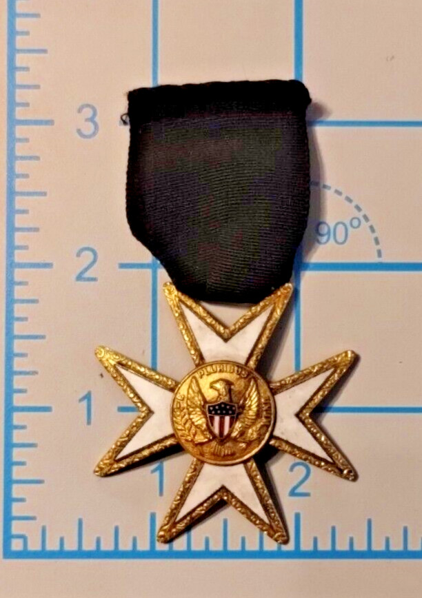 Vintage Masonic Knights Templar Medal Pluribus Maltes… - Gem