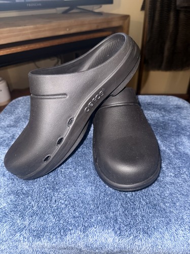 OOFOS Unisex adult Recovery black slip-on Clogs fits either size Men 9 ...