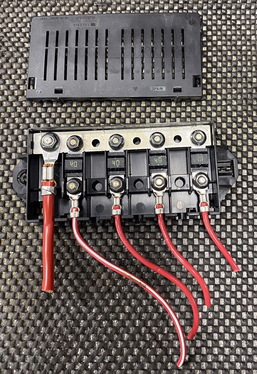 04 Volvo S60 R Power Distribution Block W/ Fusees Assembly | eBay