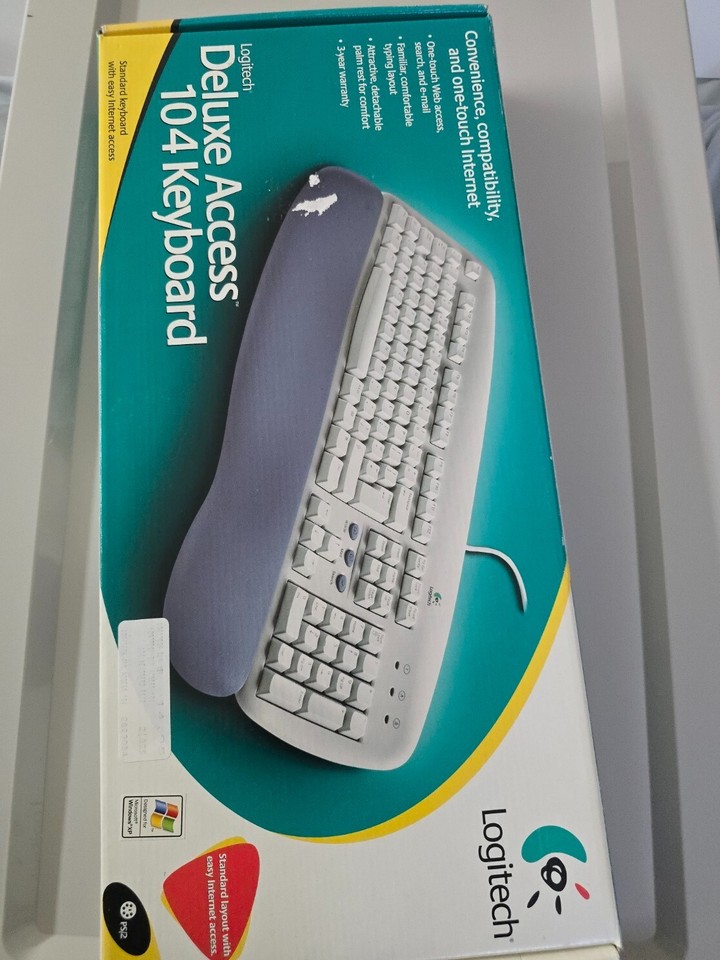 Logitech Internet Deluxe Access 104 Keyboard Windows 95/98/NT/2000 PS2 ...