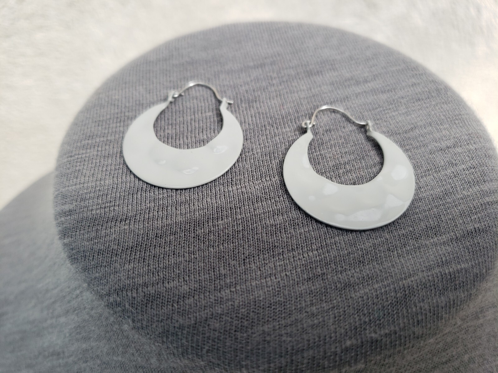 Vintage light gray Crescent Moon Shape Metal Peirced … - Gem