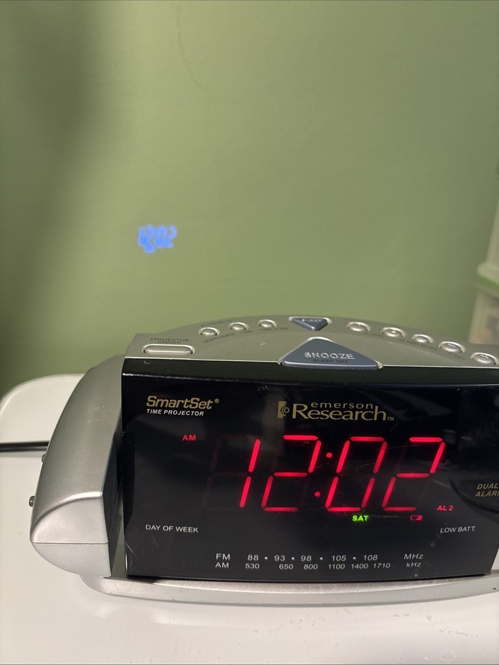 Emerson Research CKS3528 SmartSet Time Projection Dual Alarm Clock ...