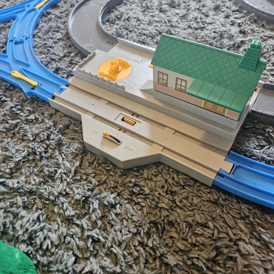 TOMY Trackmaster Thomas The Tank Engine Train Set Track Bridge Docks ...