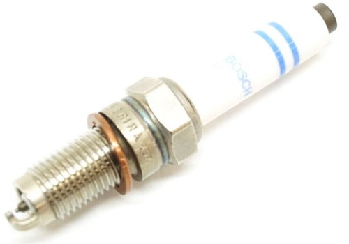 Set 4 Spark plugs BOSCH 8180 REPLACE OEM # 04E905612C For AUDI A3 VW ...