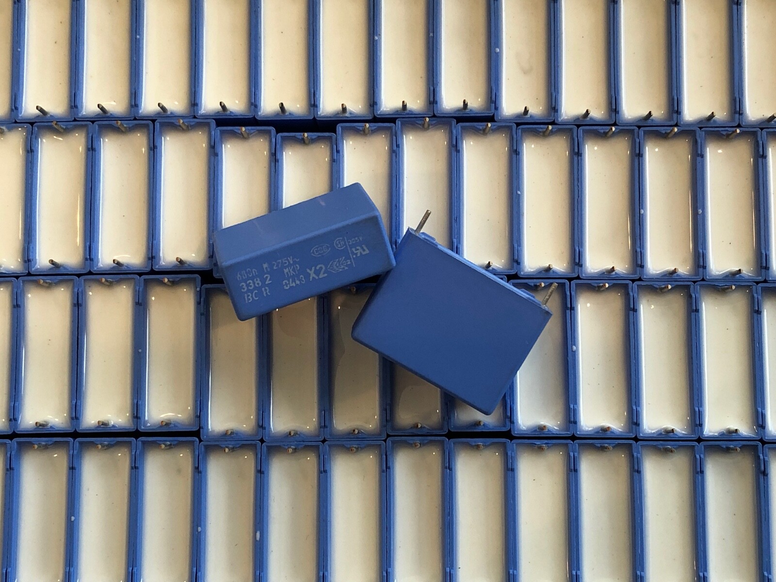 2x MKP 338 2 Vishay BComponents 0.68uF 680nF 275V 20% Radial Potted ...